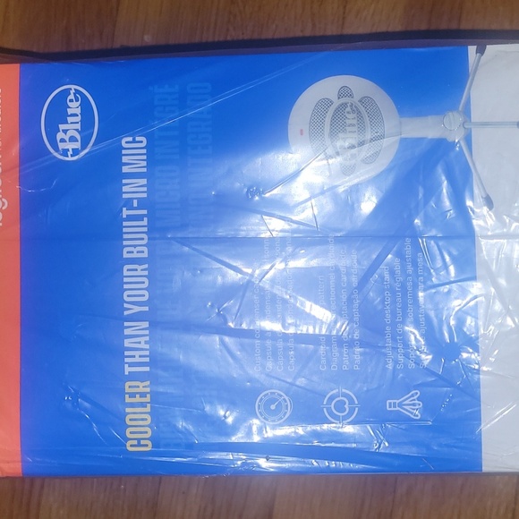 Logitech | Other | Nwt Logitech Snowball Ice Plug And Play Usb ...